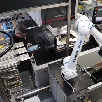 Seamless Integration-How to Add a Collaborative Robot to Your Existing Production Line | Y-Blog